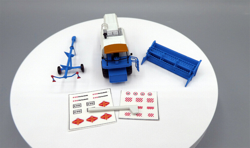 Mähdrescher E 512 Fortschritt mit Hänger für Schneidwerk, offene Kabi, 54,90